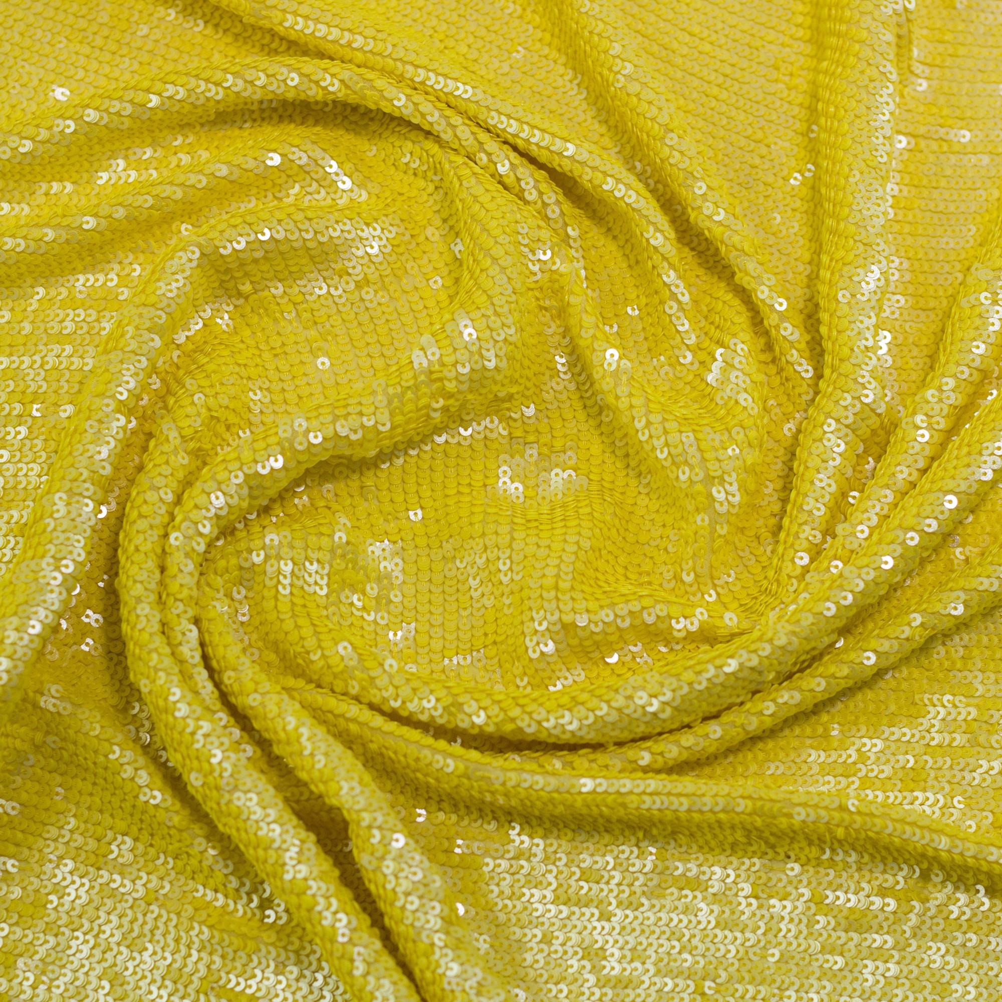 Paiete cusute pe matase