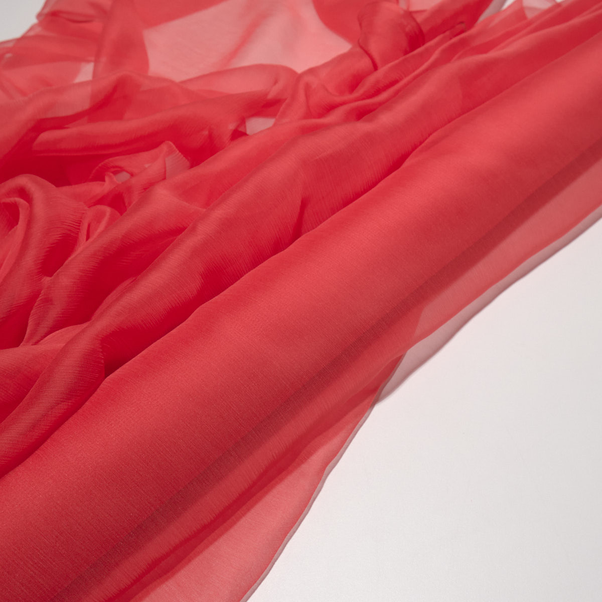 Voal de matase naturala creponat (muselina) Roșu corai