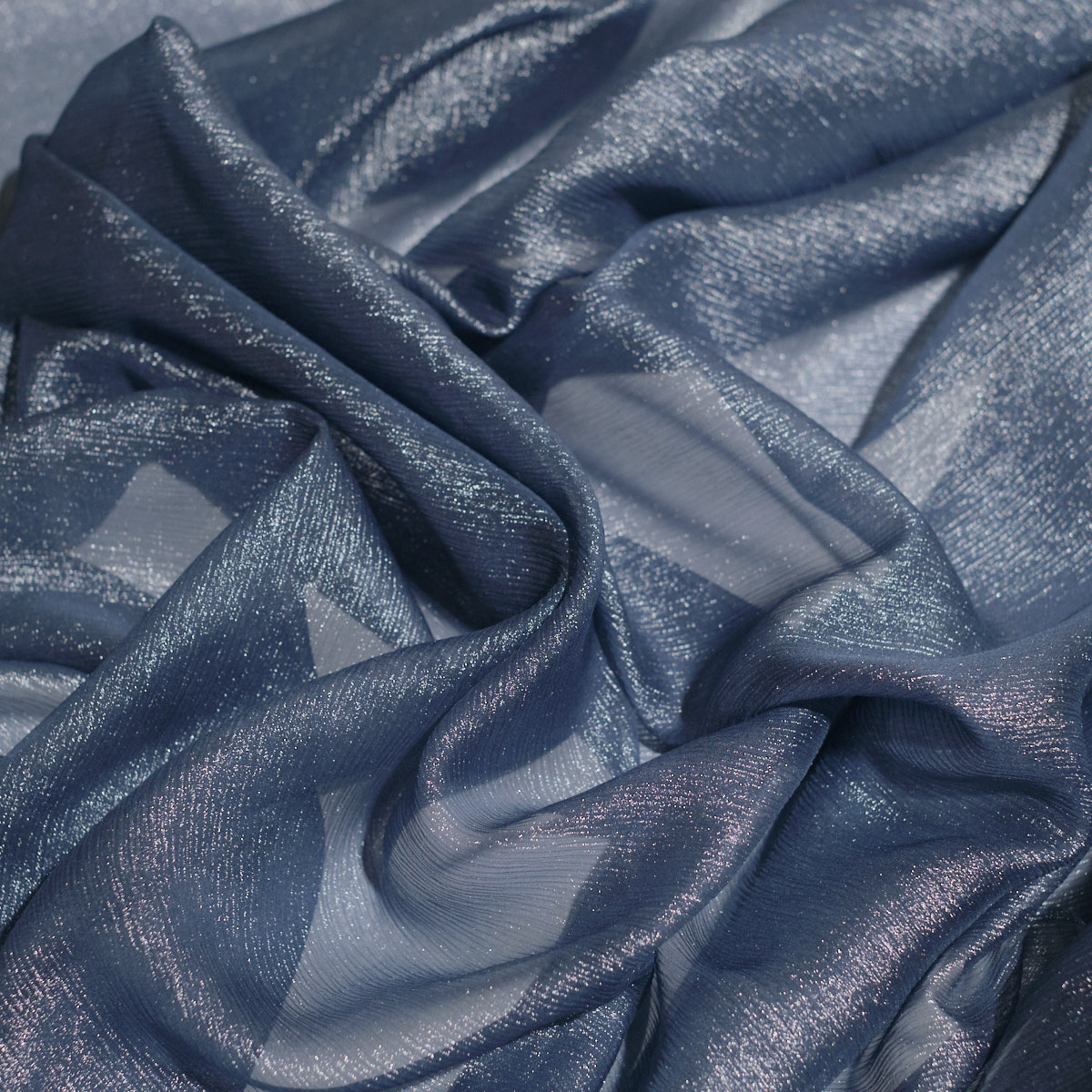 Voal de matase naturala creponat peliculizat Silver blue